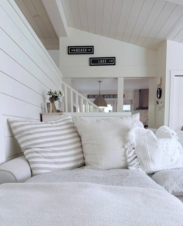 White Bungalow - Kelowna