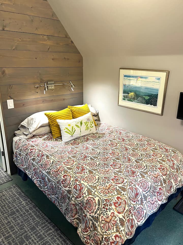 Hawthorne Crash Pad ~Your Own Private Retreat - Portland, OR