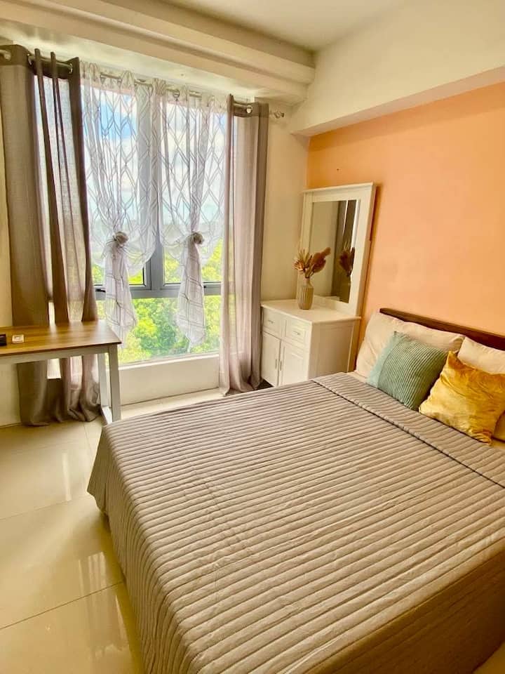 Spacious Studio In Quezon City + Netflix - Quezon City