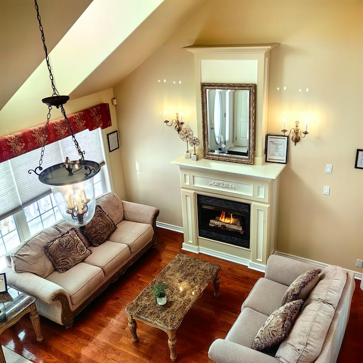 Elegant Wine Country Home. Walk To Old Town - Niagara-on-the-Lake