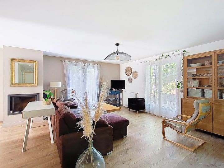 Maison Familiale Plain-pied Au Coeur De La Forêt - Givors