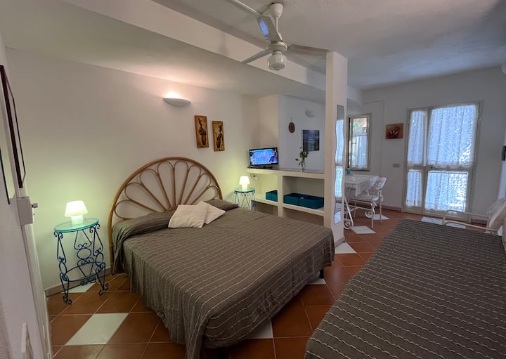 Lovely Studio In La Maddalena, "Casetta Riel". - La Maddalena