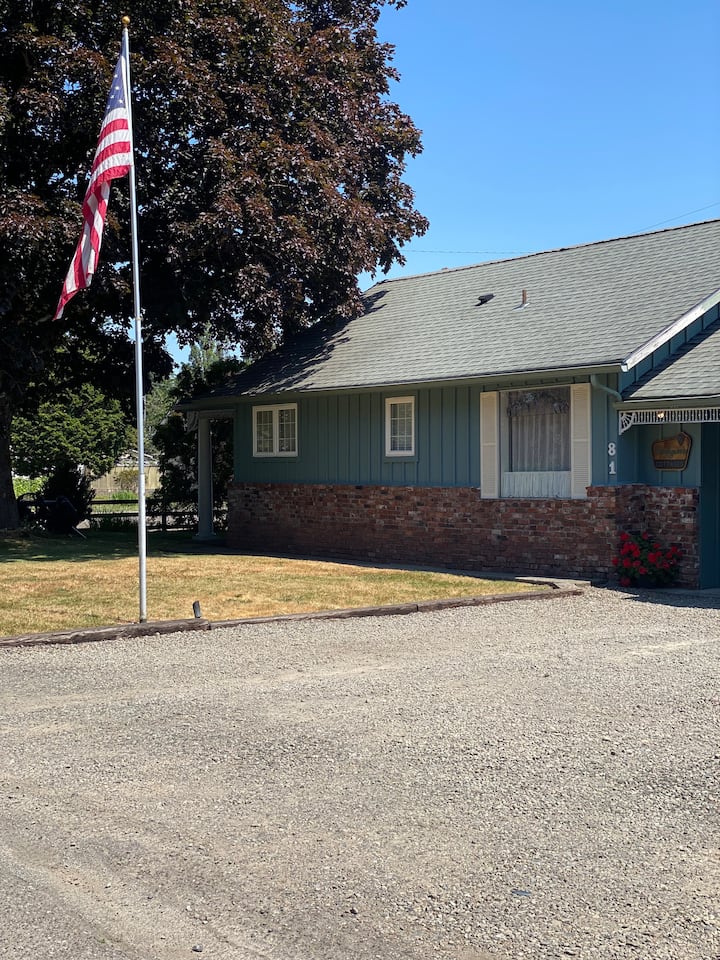 Shadynook Cottages #4 - Forks, WA