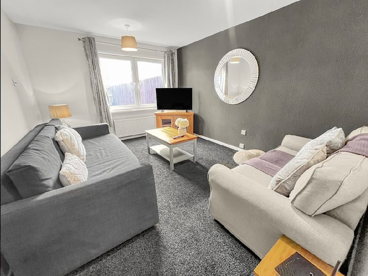 Spacious-two Bed City Home-free Parking-sleeps 6 - Hereford
