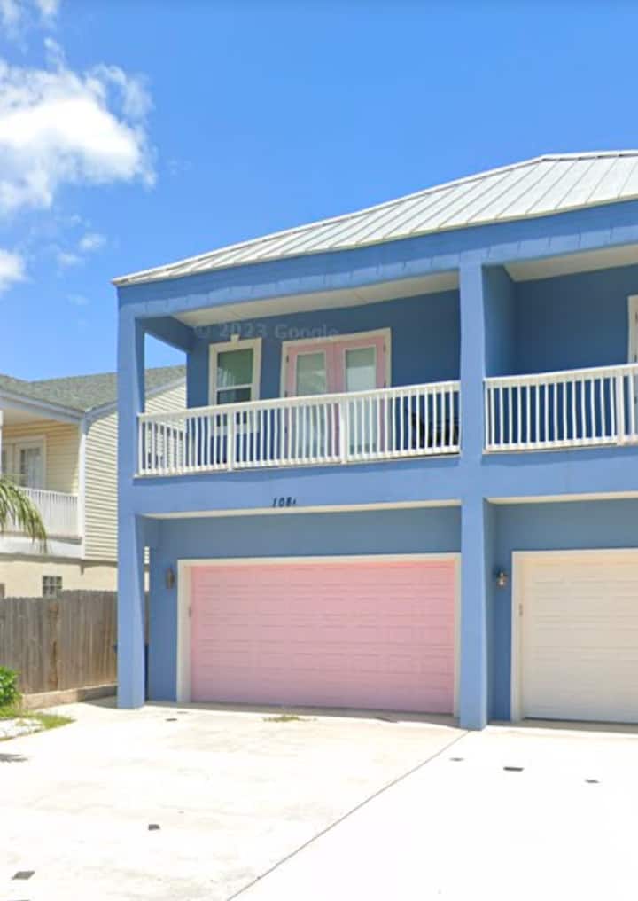 Spacious Home 4 Bed/4bath With Pool  (# 2023-2478) - South Padre Island, TX