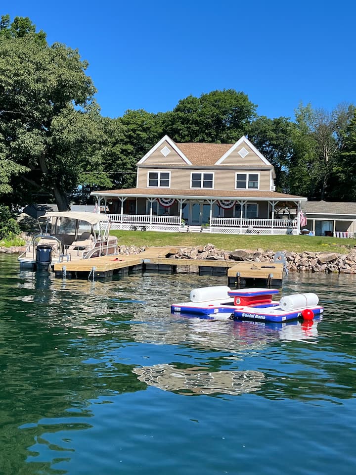 Grenell Island, Thousands Islands On St Lawerence - Boldt Castle & Boldt Yacht House