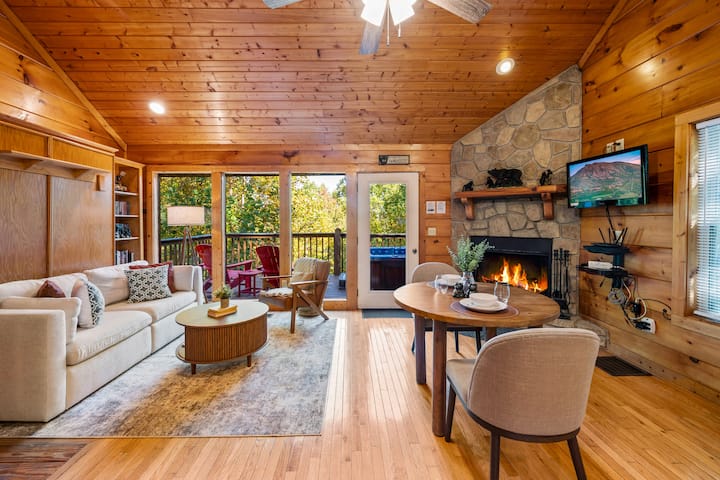 Little Bearadise: Your Smoky Getaway - Pigeon Forge, TN