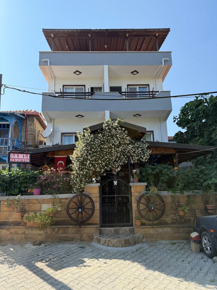 [Gamli 202] Ai̇le Ortaminda Huzurlu Tati̇l - Gökçeada