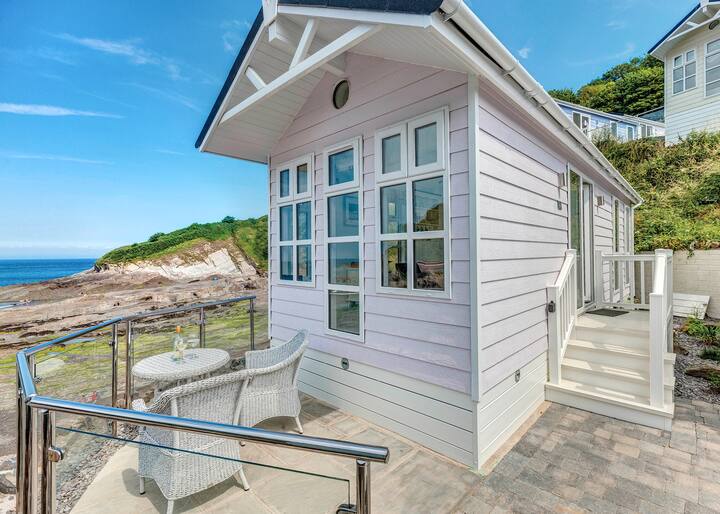 Larkstone Elegance - Ilfracombe