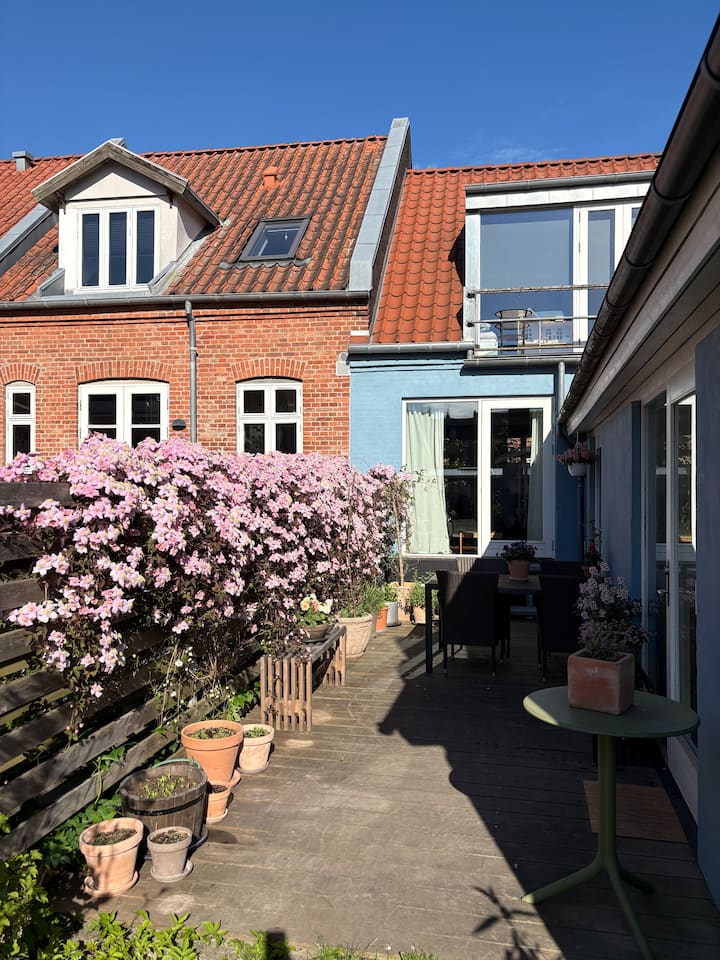 Charmerende Byhus Midt I Centrum - Århus
