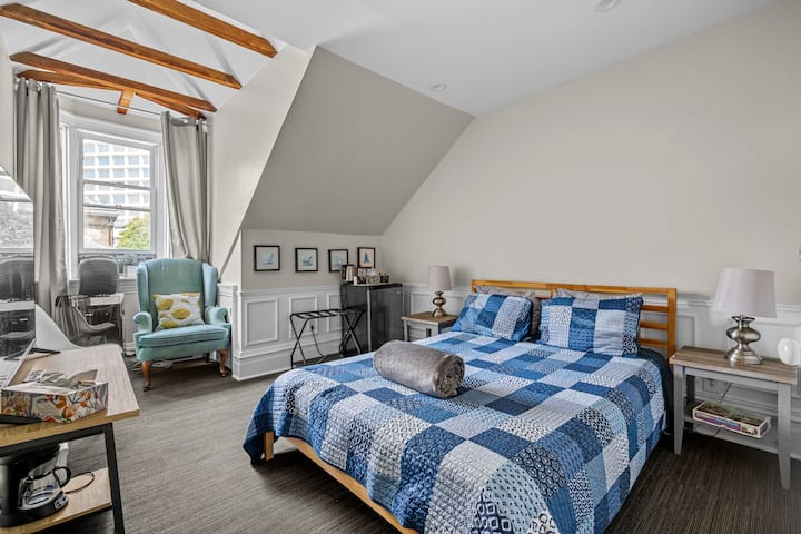 Old South District Loft Suite - Halifax