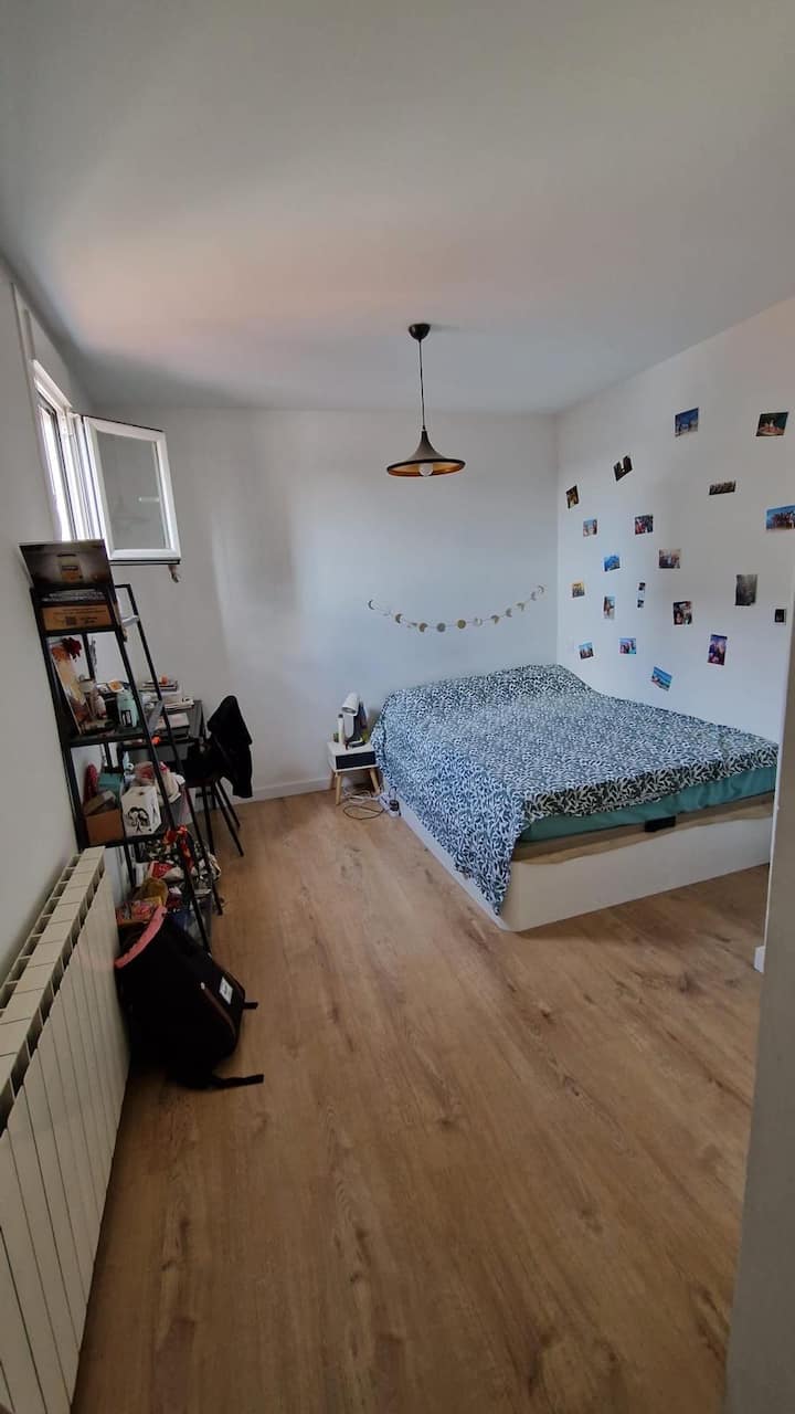 Super Sunny Central Four Bedroom Apartment - Madryt