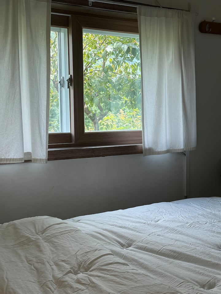 지리산힐링펜션_물소리방 - South Korea