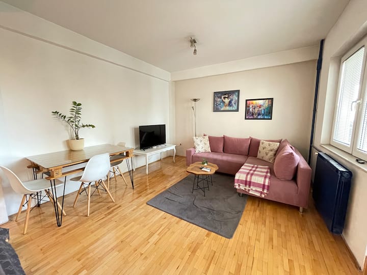 Cozy Couchette For Perfect Skopje Getaway 100mbps - Szkopje