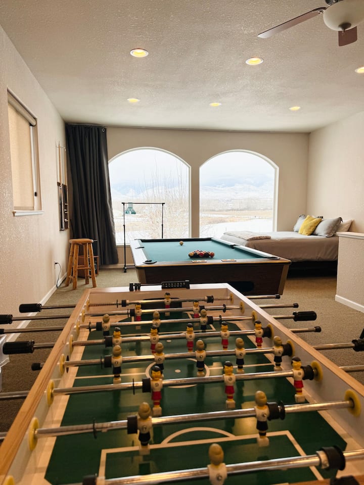 Peak View Place Adventure Retreat Sleeps 12 - Idaho