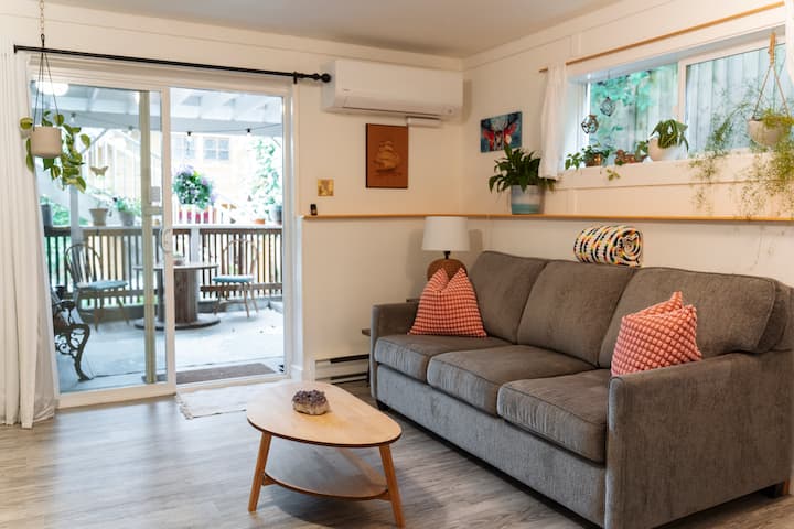 The Wayward Inn – Your Coastal Escape - Chemainus