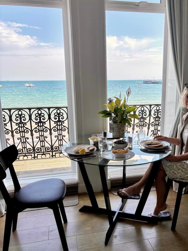 Seaview, Swanage; Beachfront, Balcony & Central - Swanage