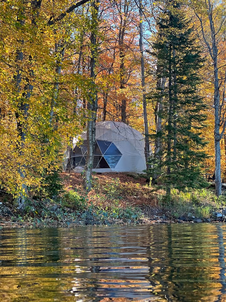 Lakeside Glamping Dome & Spa Cabin - Huntsville