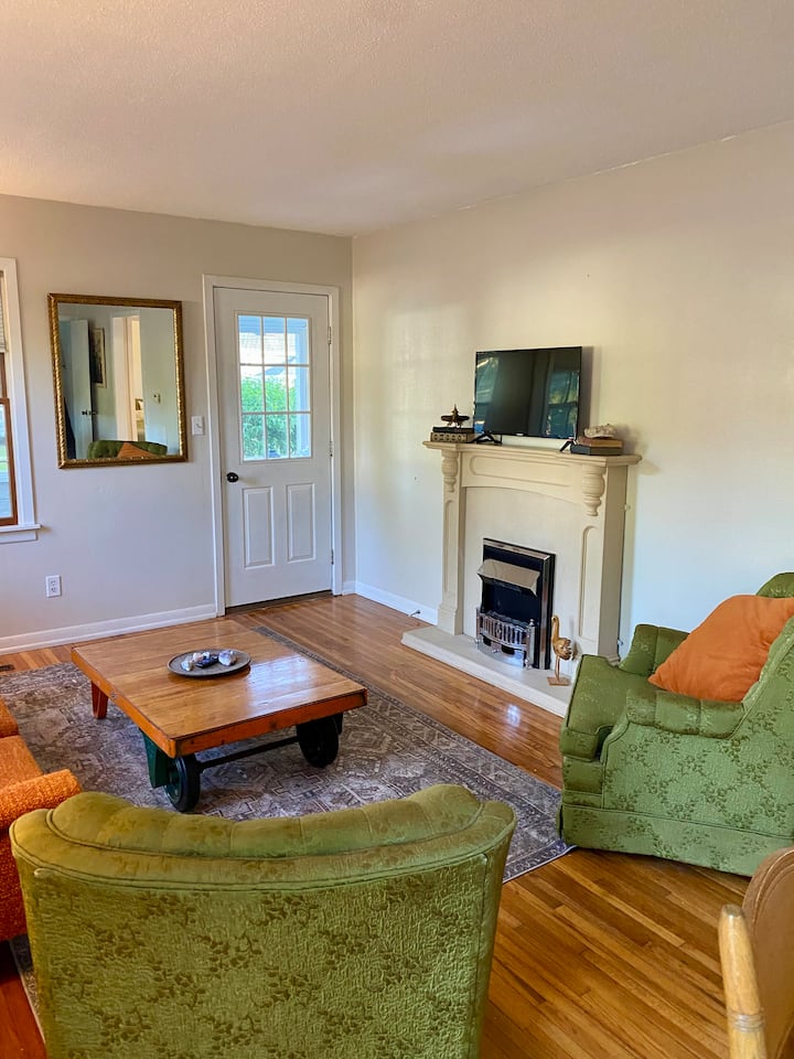 A Darling Cottage Close To Downtown/city Beach. - Clear Lake, IA