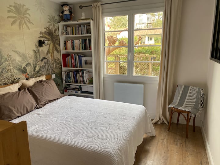 À Cinq Minutes à Pied De La Plage, Parking Gratuit - Saint-Jean-de-Luz