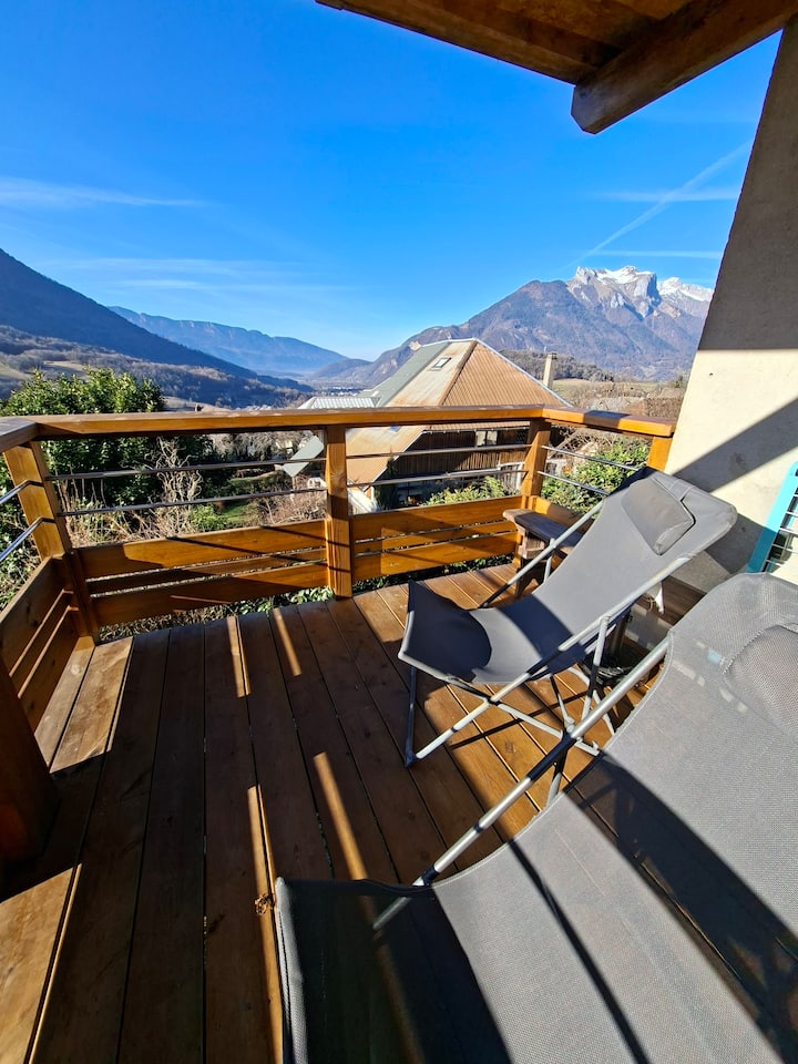 Studio Avec Terrasse Dans Une Maison De Montagne - Albertville