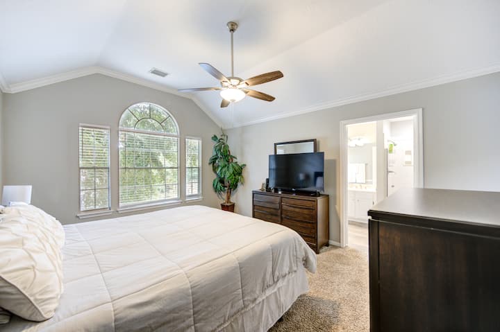 Comfortable 4 Bed 2.5 Bath Katy Tx Home - King Bed - Houston, TX