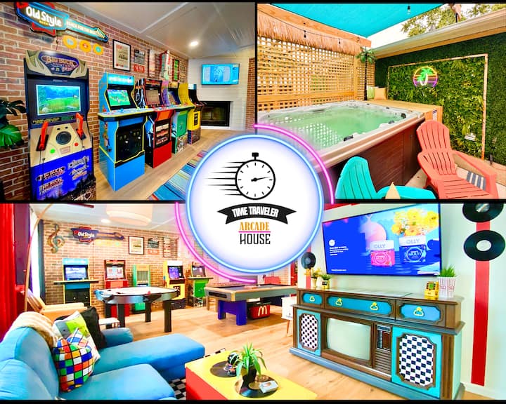 Hot Tub Retro Escape! Pool Mile Away! - Bloomington, IL
