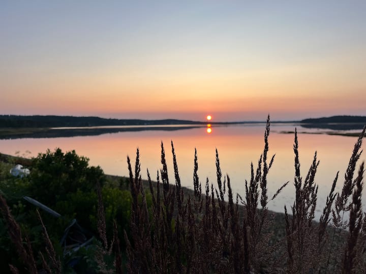 Oceanfront Cottage - Modern & Private - Nova Scotia