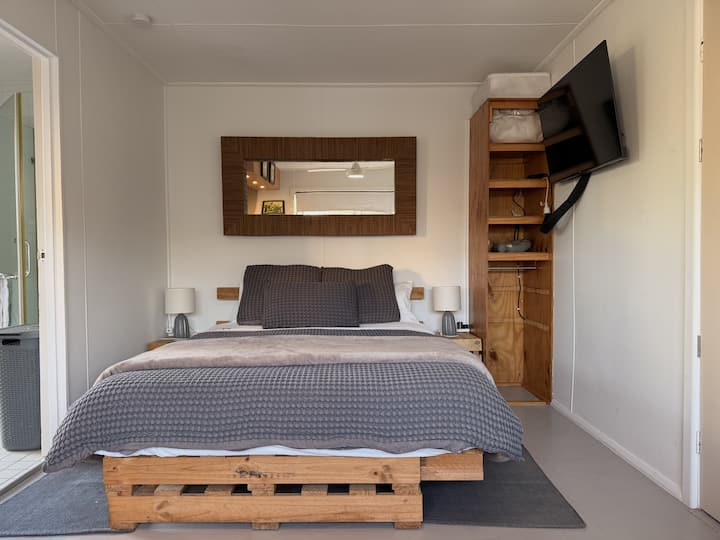 The Pallet Cabin Getaway - Tuggerah