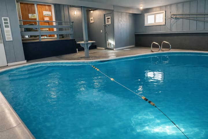 Dog Friendly | Indoor Pool | Pool Table | Slps 22 - North Conway, NH