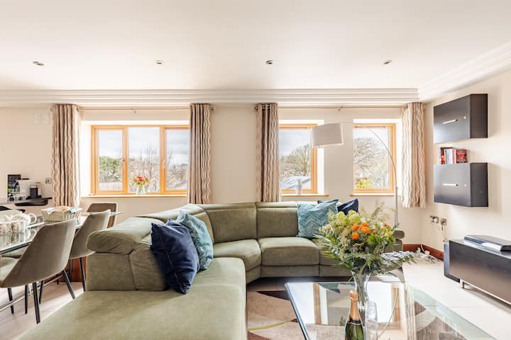 Stylish Home In An Exclusive Neighbourhood - Galway