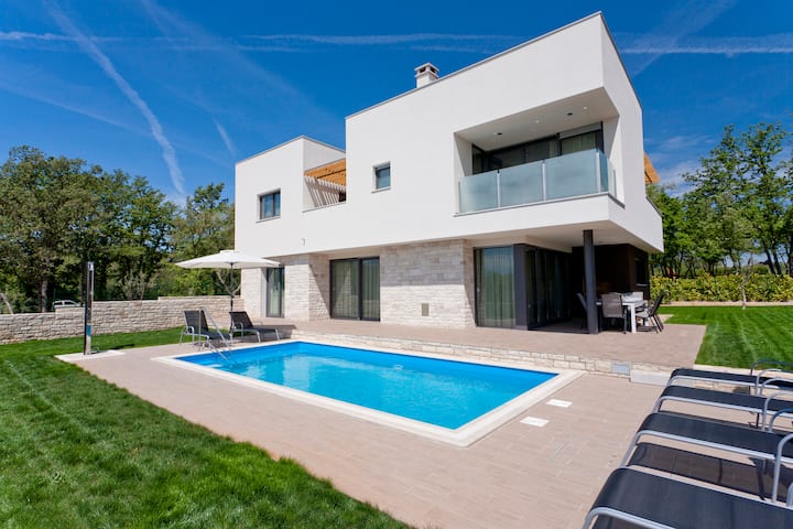 Amaris Villas - Only 400 M From The Sea - Novigrad