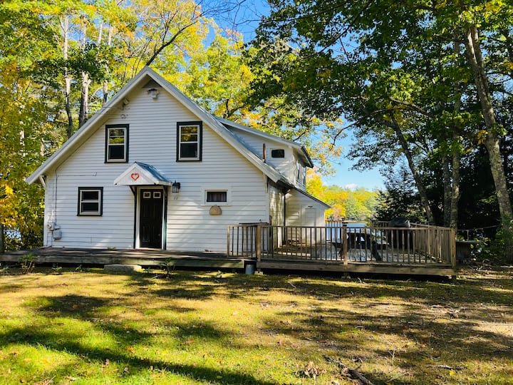 Lake House In Litchfield Maine - Beach Road, ME