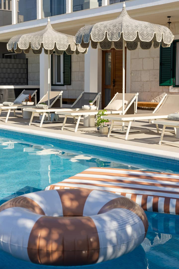 Novouređena Luksuzna Villa S Bazenom I Pogledom - Trogir