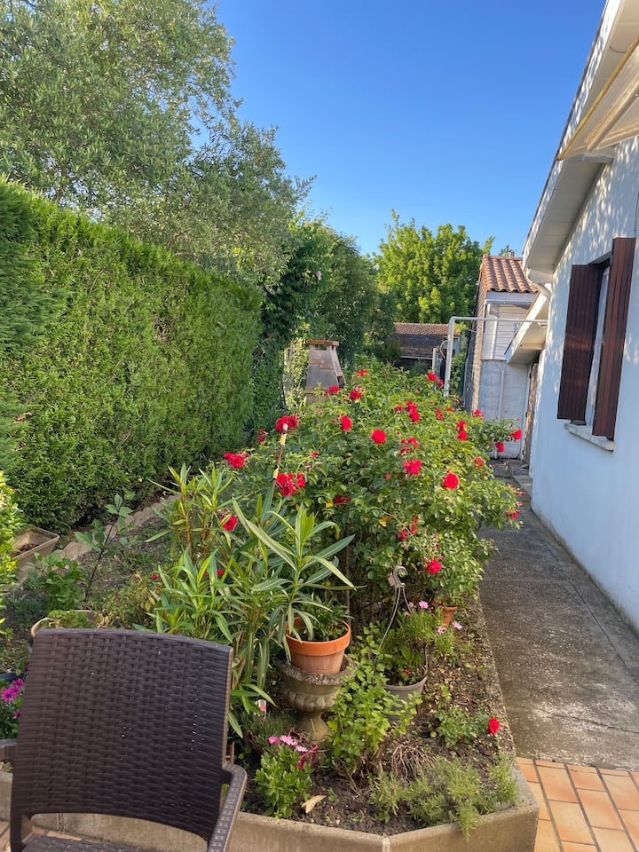 Charmant Studio Calme Avec Jardin - Bassens