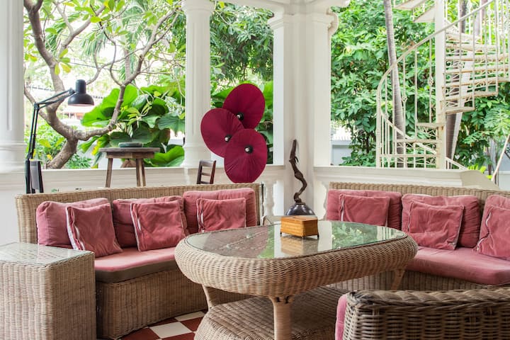 Historic Colonial Villa With Pool & Garden - Cambodia