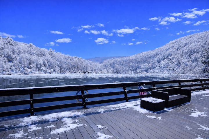Bella Vista  River House 🌅 - Lake Winola, PA