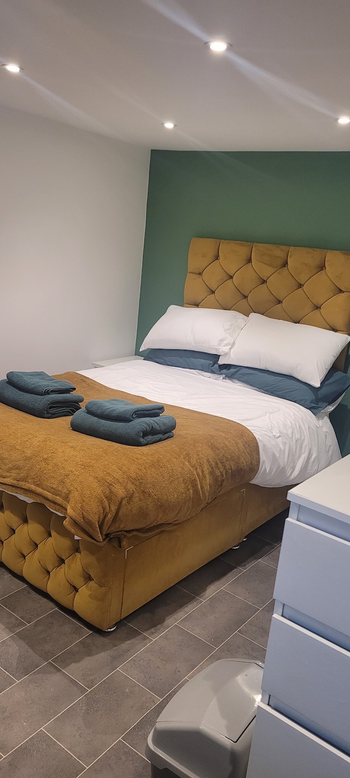 Beautifully Basic - Stratton