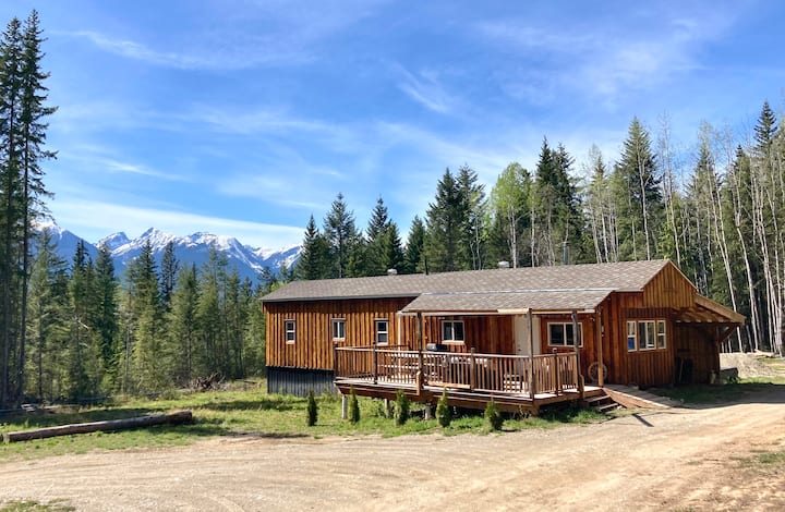 La Cabane, Golden Bc - Alberta