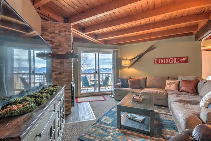Treehouse Condo With Beautiful Views - Silverthorne, CO