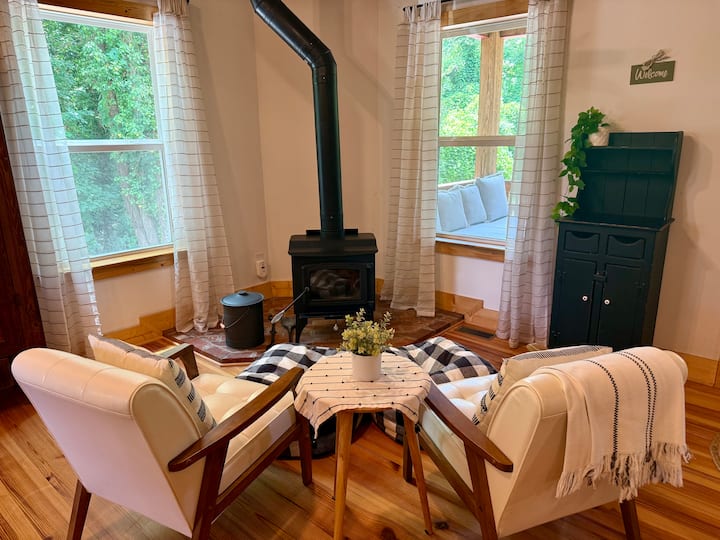 Cozy Cabin - Greenville, SC