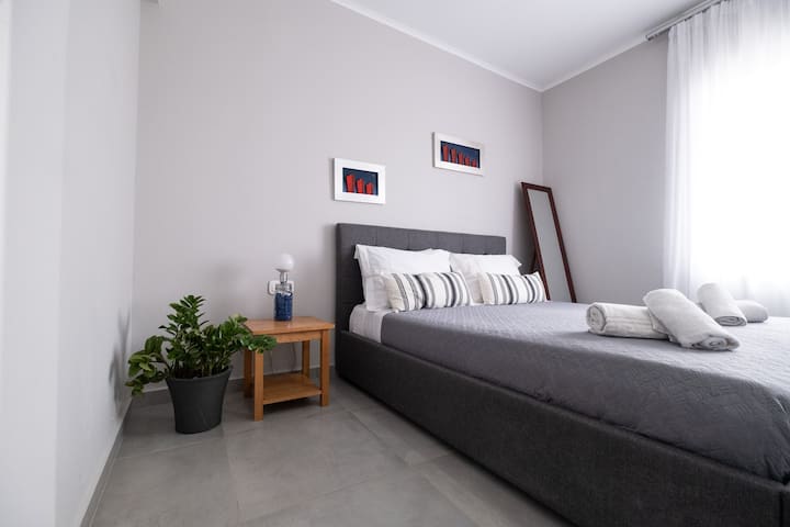 Luxury Spacious Apartment In The Heart Of The City - Rhodes