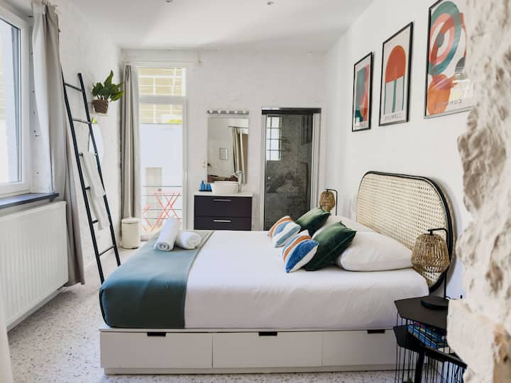 Cozy Room With Terrace • City Center - Ostend