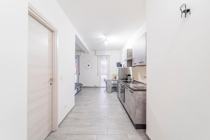 Monolocale Arredato Disponibile Per Brevi Periodi - Novara