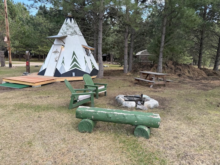 16ft Tipi Cabin, Minutes From Glacier - Columbia Falls, MT