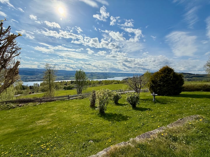 A Beautiful Gem, With A Great View Of Lake Mjøsa - Moelv