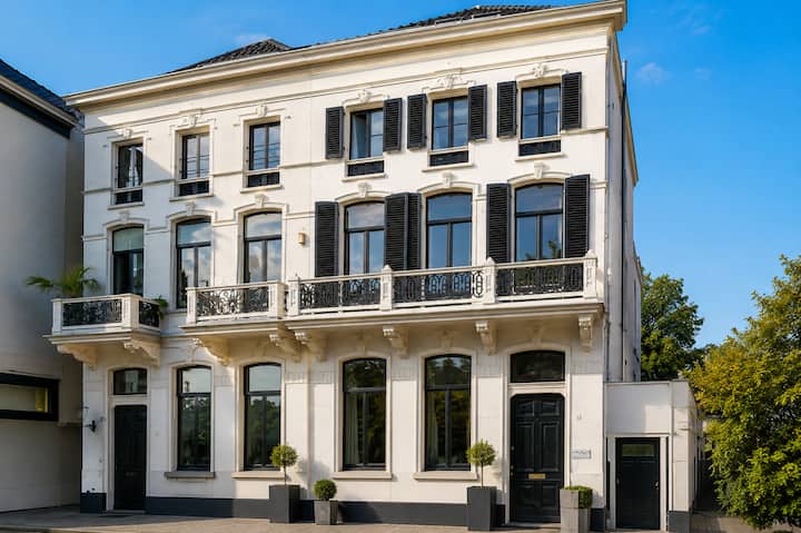 Groot Monumentaal Herenhuis - Arnhem
