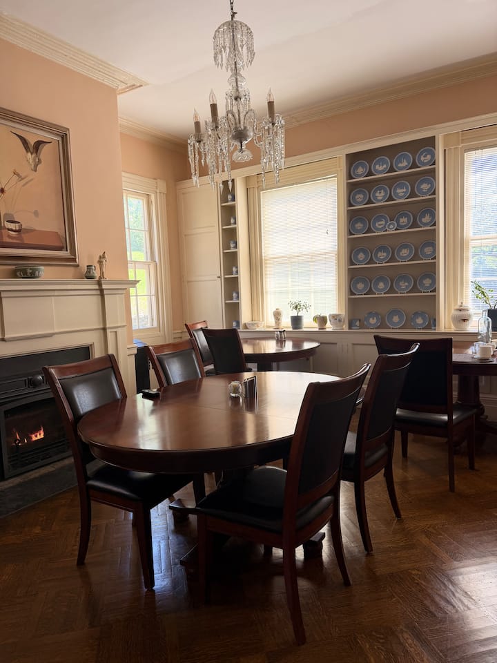 A Calm And Peaceful Room In A Historical House - Beacon, NY