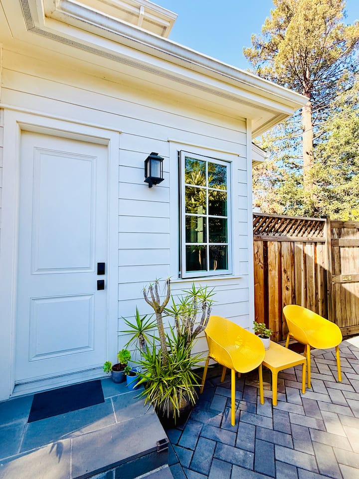 Premium Lux Studio-
Stanford | Goog | Meta | Tesla - Stanford University, Stanford