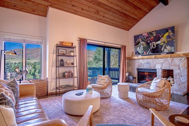 Designer's Golf Condo - Views & Resort Amenities - Sun Valley, ID